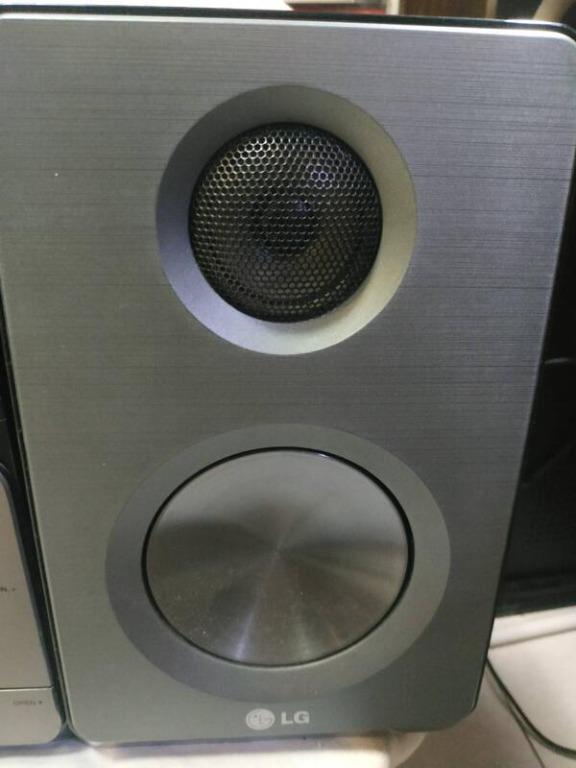 美聲美型鏡面湛灰髮絲紋 音響精品LG DVD XB66 60W最大功率 床頭劇院組合 大致良好音質絕佳 主機微瑕詳說明, 耳機及錄音音訊設備, Soundbar、揚聲器、藍牙喇叭、耳擴在旋轉拍賣