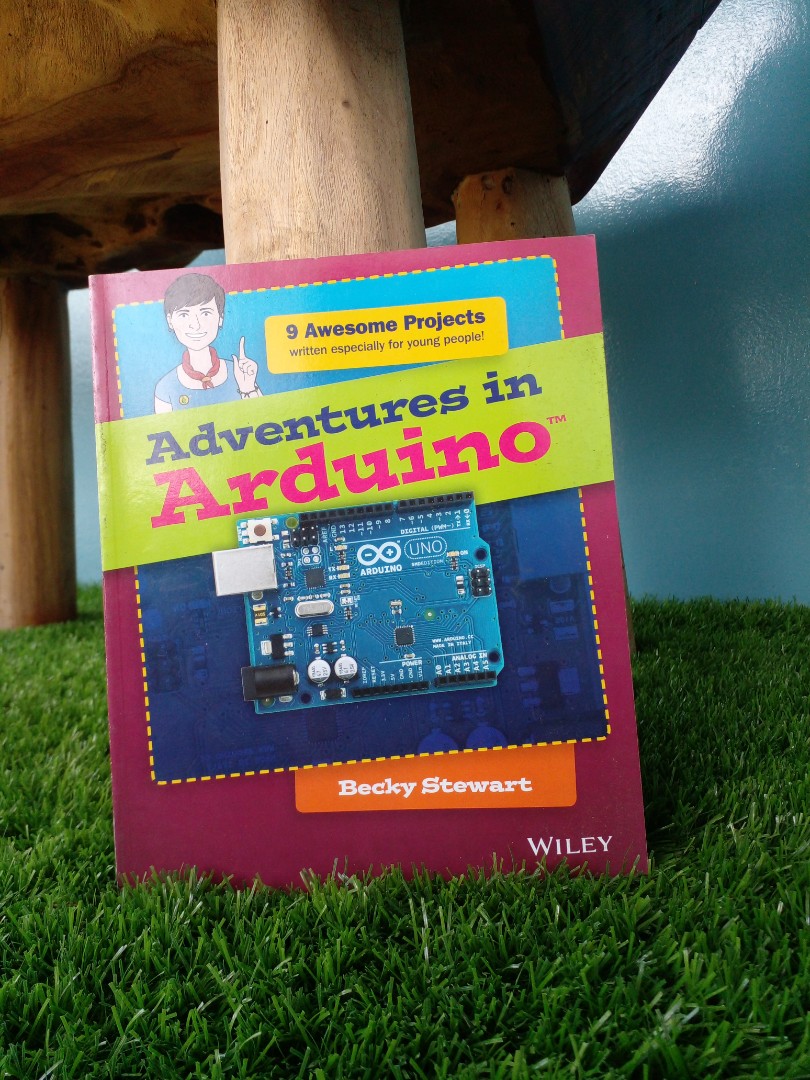 Adventures in Arduino 9 Awesome Projects, Hobbies & Toys, Books & Magazines, Textbooks on Carousell