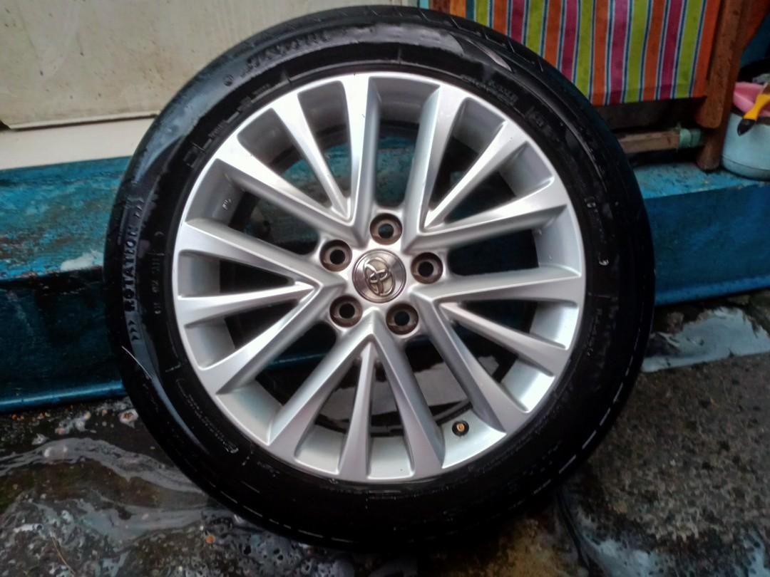 Camry mags 17 orig Lexus type, Car Parts & Accessories, Mags and Tires ...