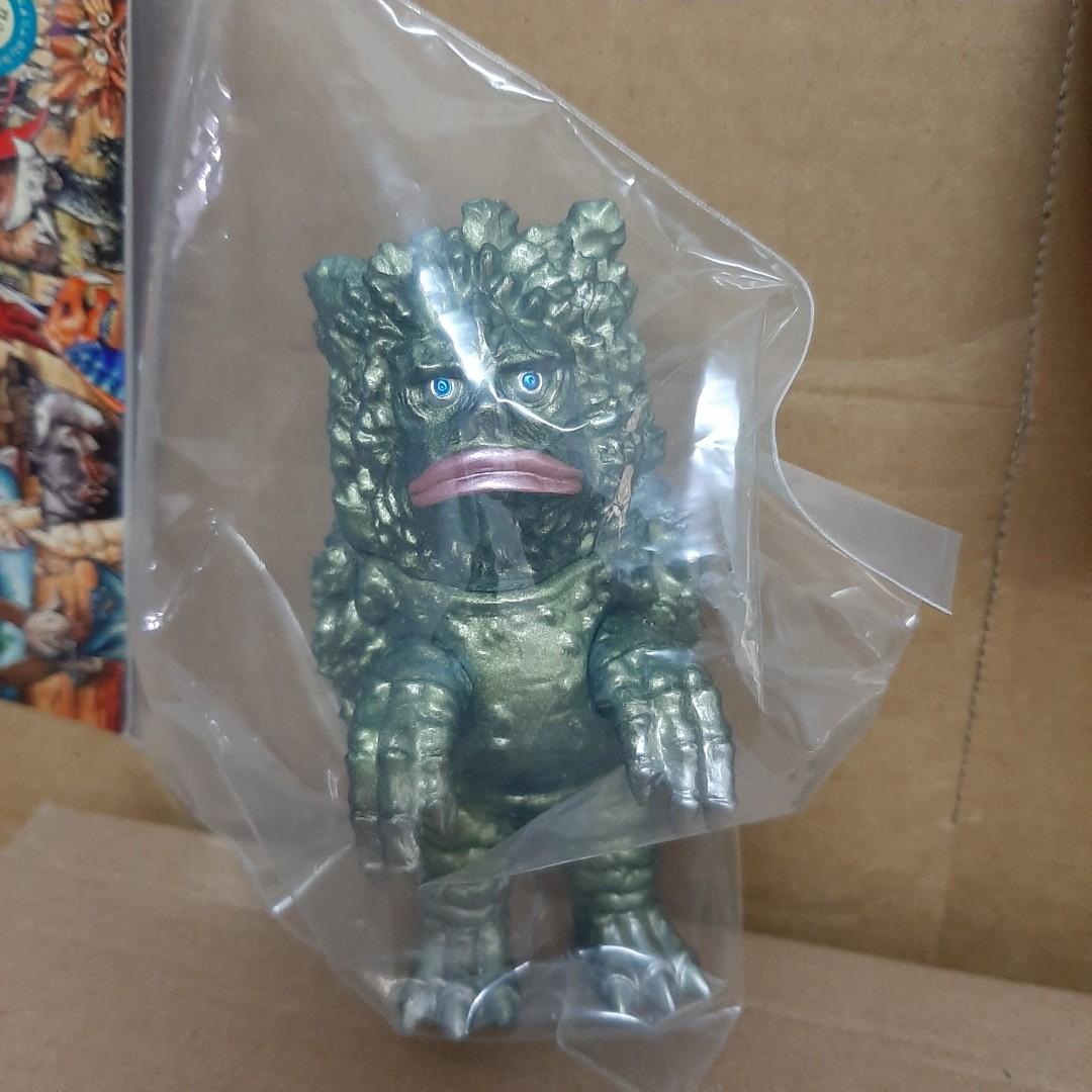 Maxtoy Max Toy Ultraman Garamon Gomorrah Gomora Marble GID Glow in Dark ...