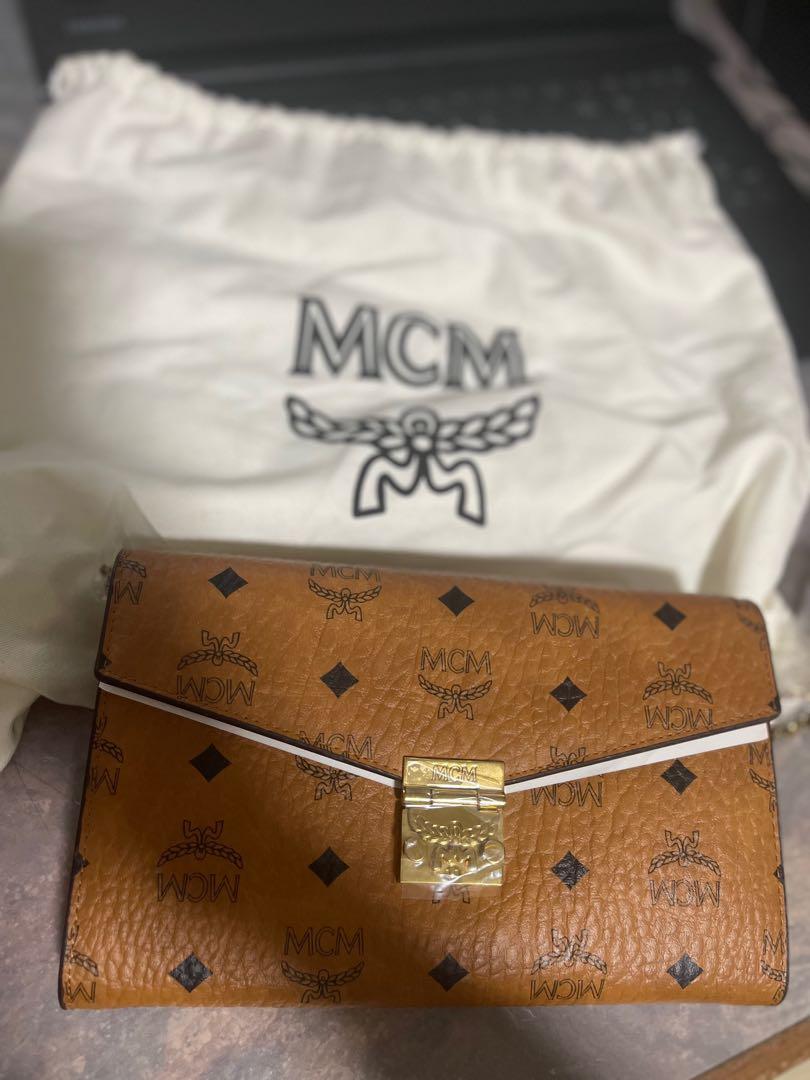 MCM WALLET ON CHAIN, Women's Fashion, Bags & Wallets, Wallets & Card ...