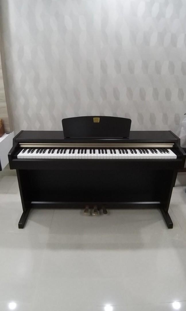Yamaha Clavinova CLP- 220, Hobbies & Toys, Music & Media, Musical ...