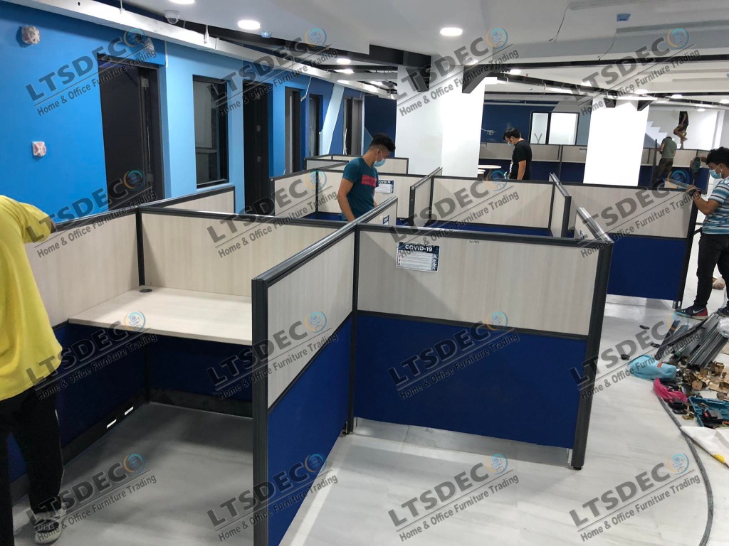 CALL CENTER TABLE WITH SHARING PANEL OFFICE PARTITIONS, Furniture ...