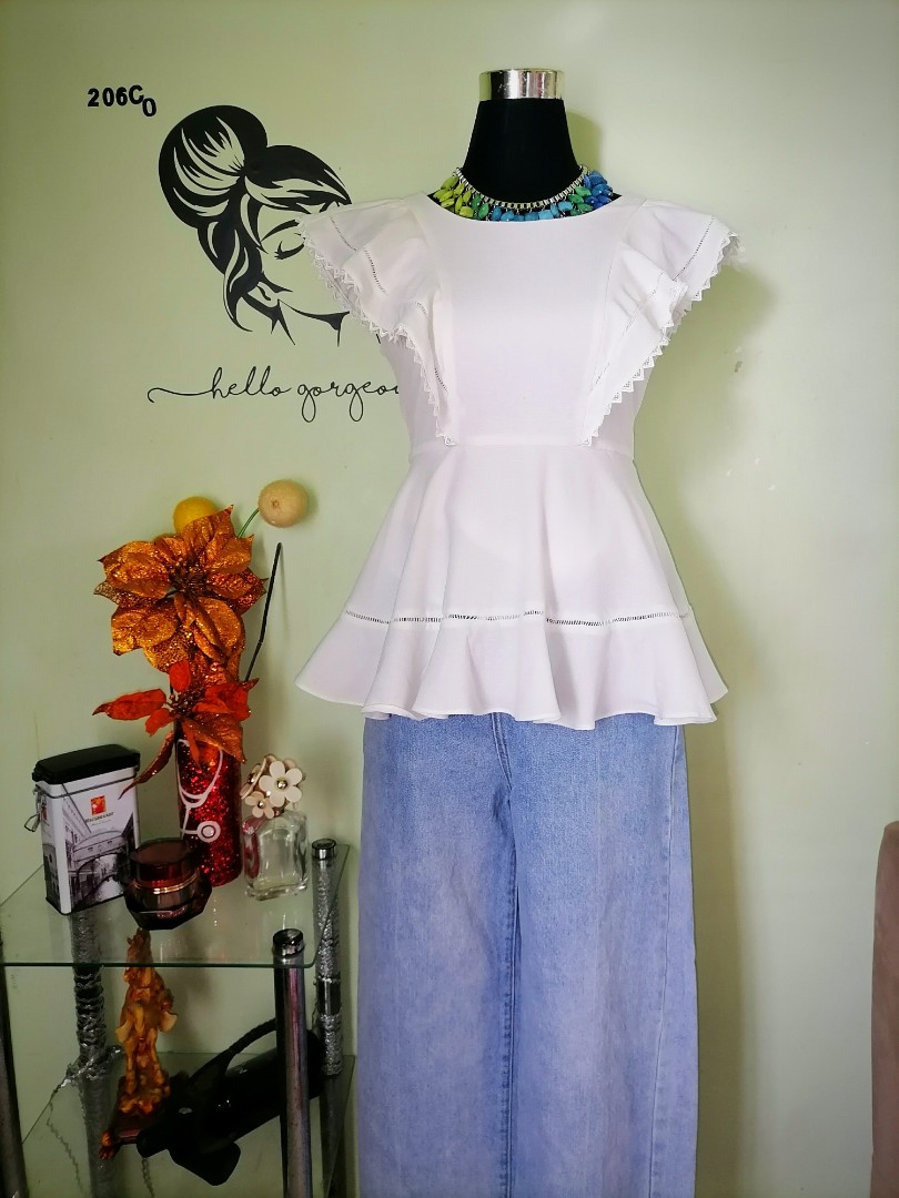 Elegant White Top, Women's Fashion, Tops, Sleeveless on Carousell