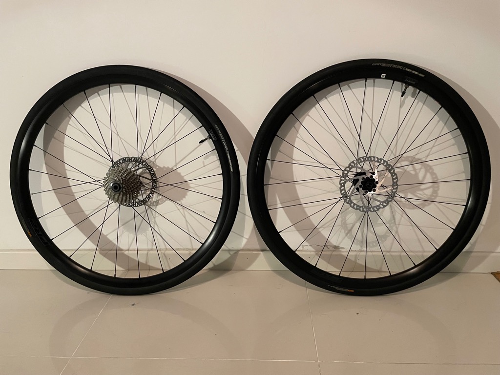 Giant PR2 DISC Tubeless Wheelset with 11 speed cassette, Sports ...