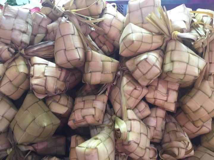 Ketupat, Lepat, Lontong, Serunding Daging, Food & Drinks, Local Eats on ...