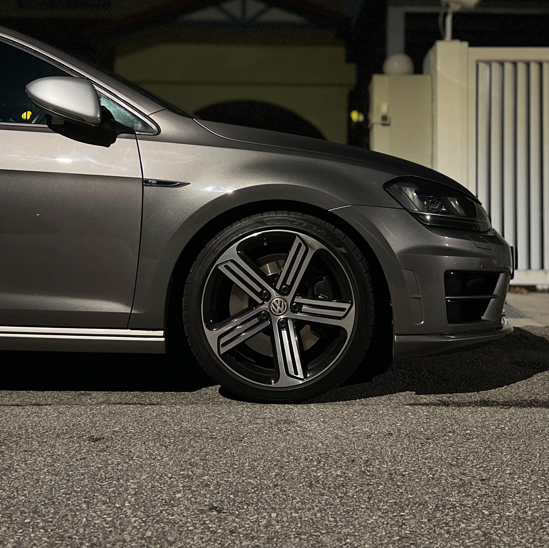 Original 18" Volkswagen Golf R Rims, Car Accessories, Tyres & Rims on ...