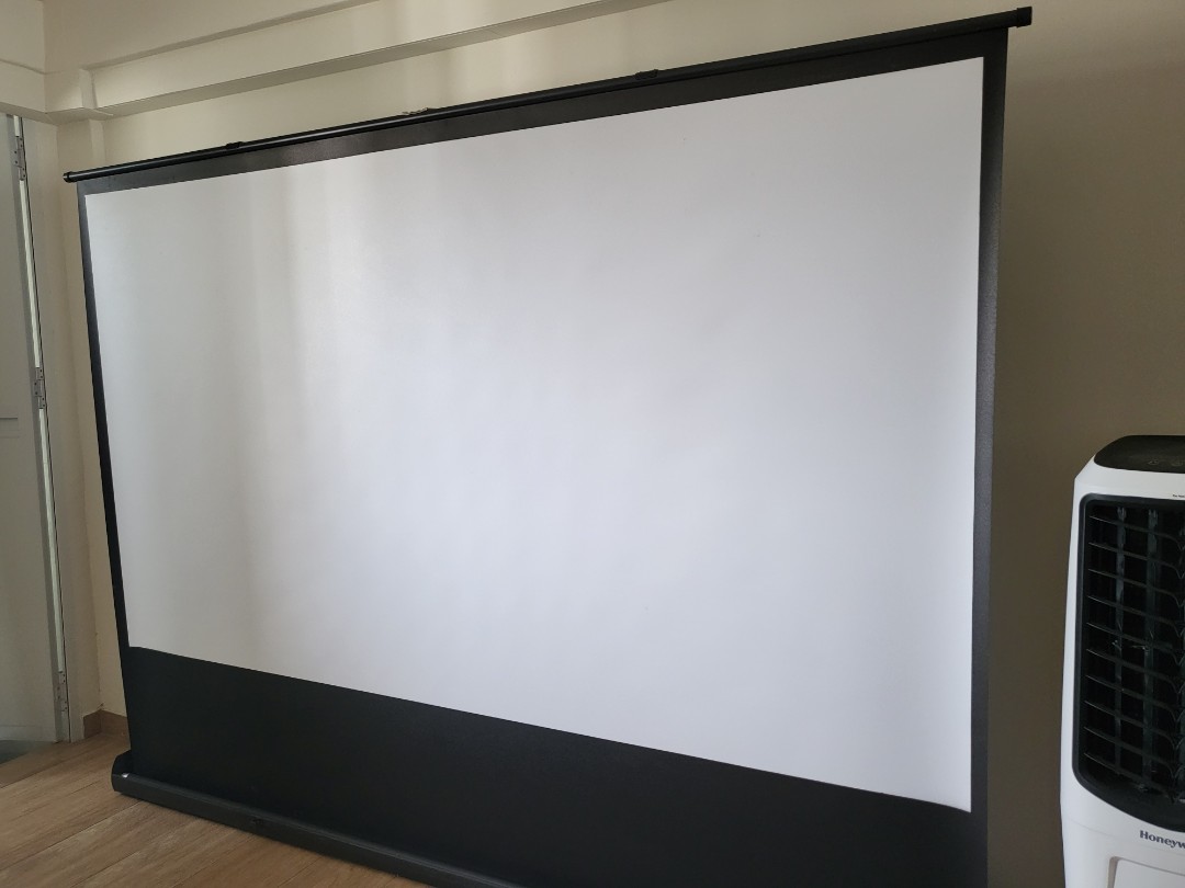 100 INCH RETRACTABLE PROJECTOR SCREEN, TV & Home Appliances, TV ...
