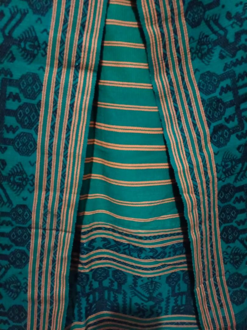 Bahan kain dan selendang, Fesyen Wanita, Pakaian Wanita, Lainnya di Carousell