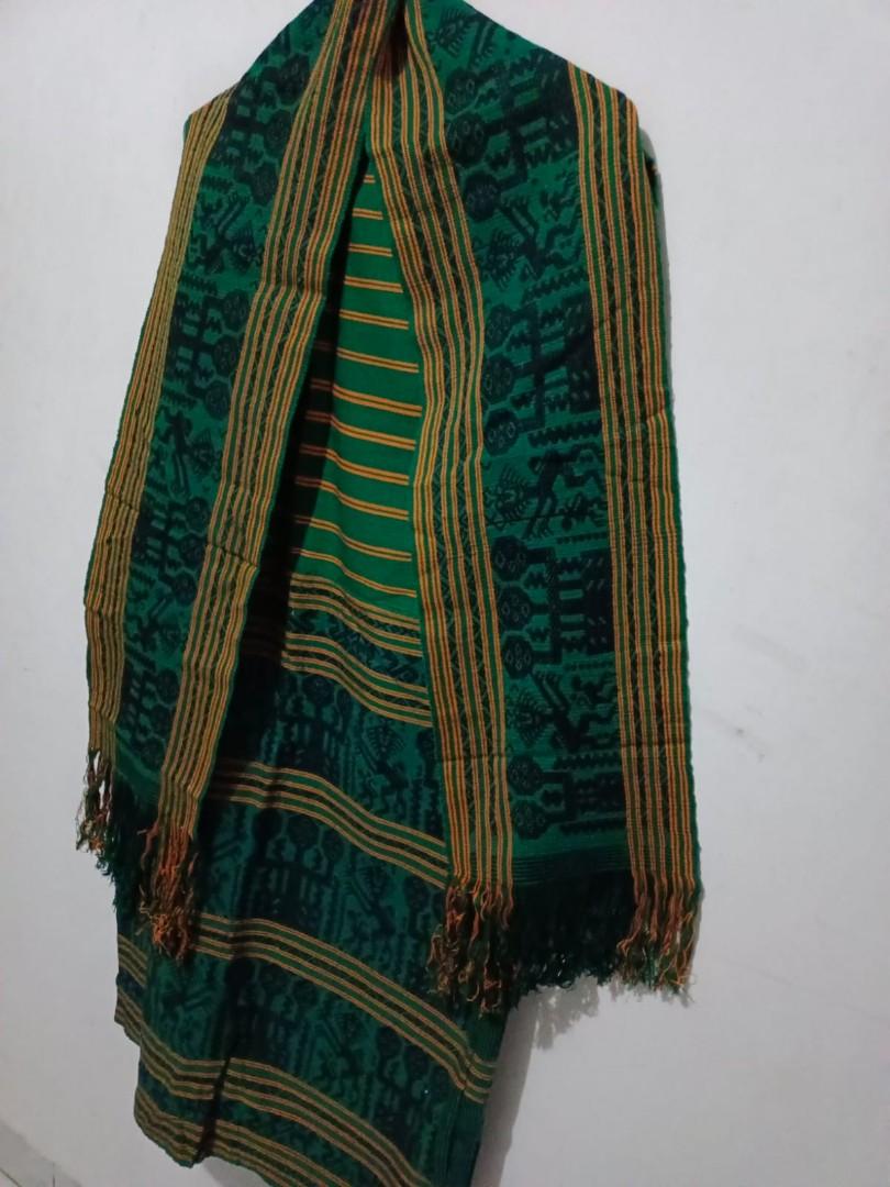 Bahan kain dan selendang, Fesyen Wanita, Pakaian Wanita, Lainnya di Carousell