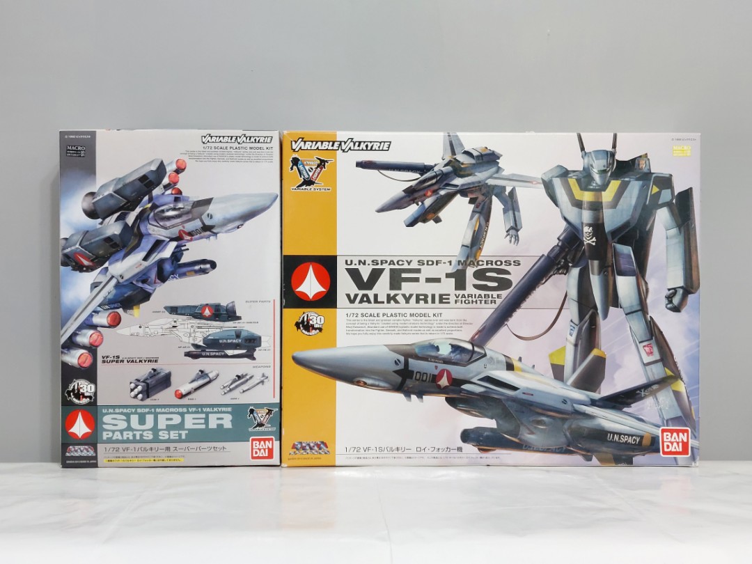 Bandai Macross 30th Anniversary 1/72 Scale Plastic Model Kit U.N.Spacy SDF-1 VF-1S Valkyrie ...