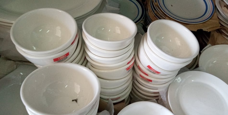 BODEGA SALE Ceramics BOWLS, Furniture & Home Living, Kitchenware ...