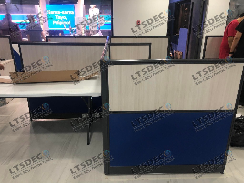 CALL CENTER TABLE WITH SHARING PANEL OFFICE PARTITIONS, Furniture ...