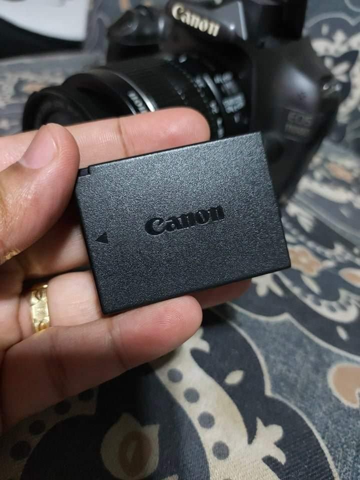 Canon 1100d DSLR Camera Vignette LCD, Photography, Cameras on Carousell