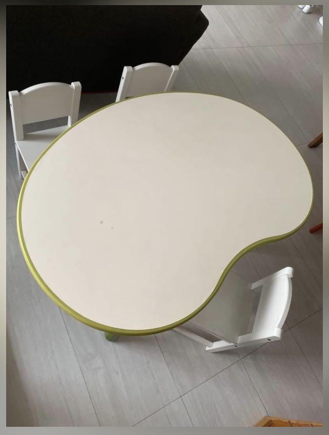 ILoom kids study table with adjustable height. Inclusive of 3 chairs ...