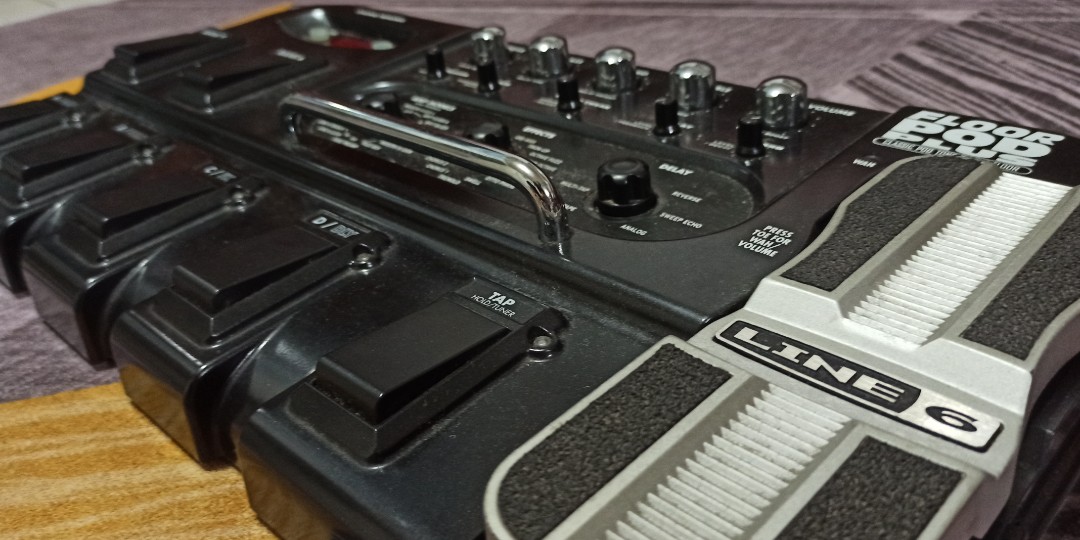 Line 6 Floor POD Plus, Hobbies & Toys, Music & Media, Musical ...