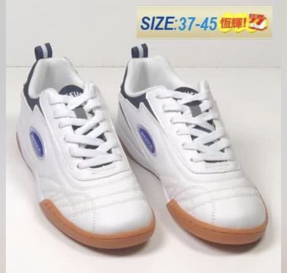 Mesuca室內硬地足球鞋 波鞋運動鞋 Soccer shoes - 2色選擇, 女裝, 鞋, 波鞋 - Carousell