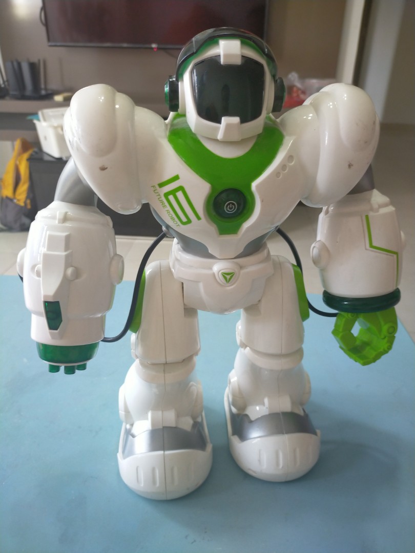 Non working robot, Hobbies & Toys, Toys & Games on Carousell