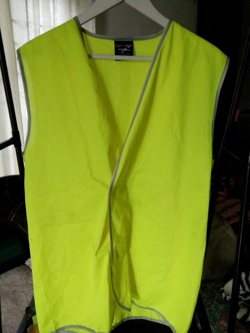 Rompi APD, Fesyen Pria, Aksesoris, Lainnya di Carousell