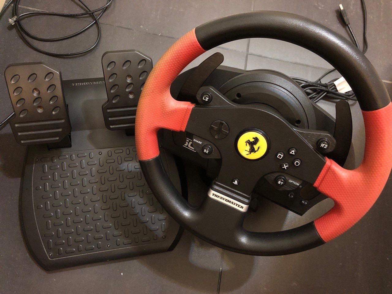 Thrustmaster T150 Ferrari 特別版 軚盤, 電子遊戲, 遊戲機配件, 手掣 - Carousell