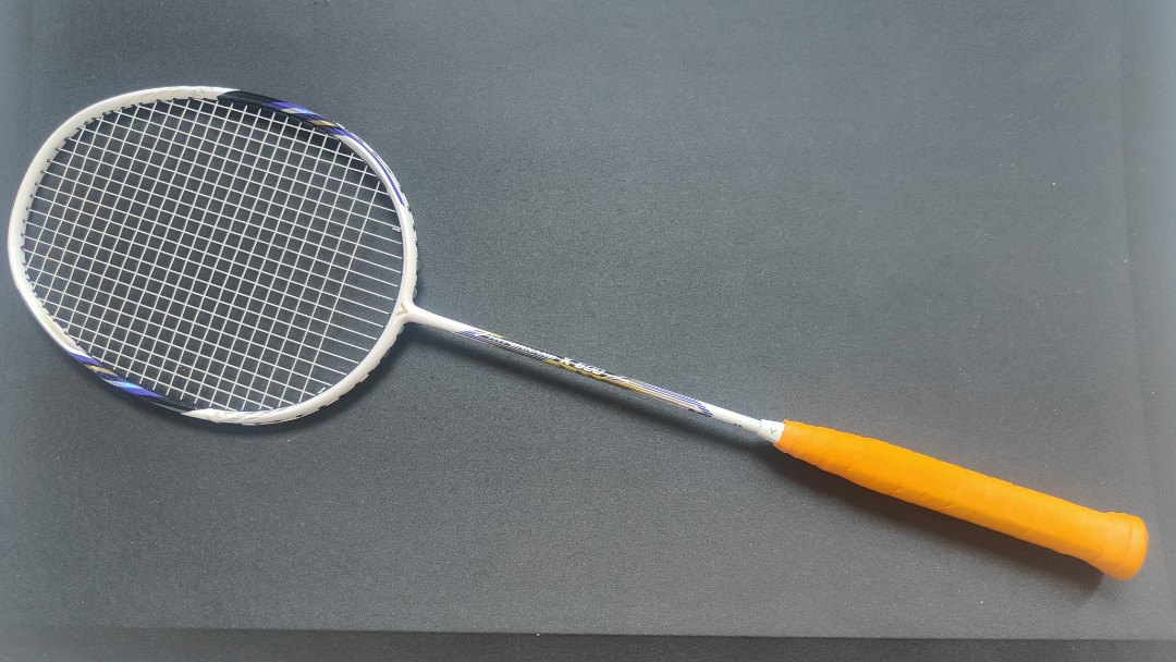 Victor Hypernano X600, Sports Equipment, Sports & Games, Racket & Ball ...