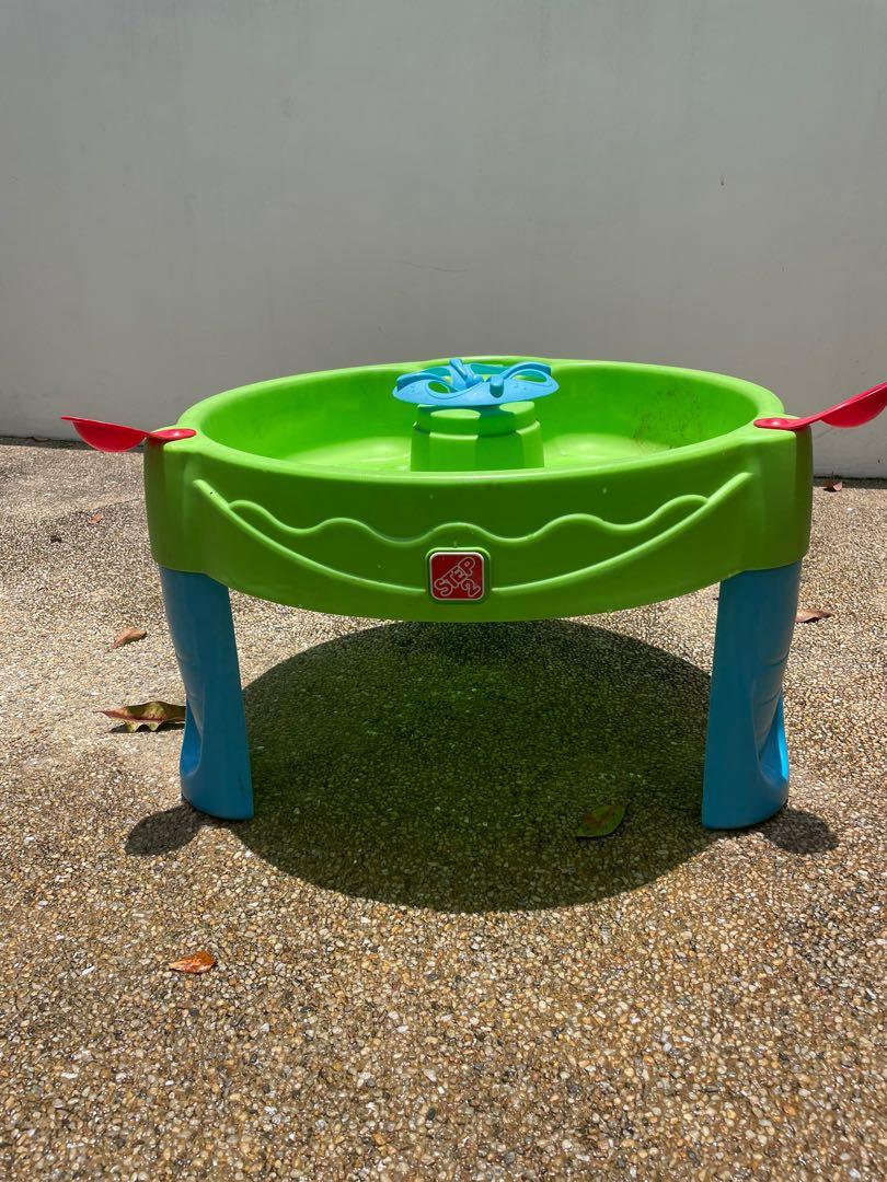 Water play table Step 2, Hobbies & Toys, Toys & Games on Carousell