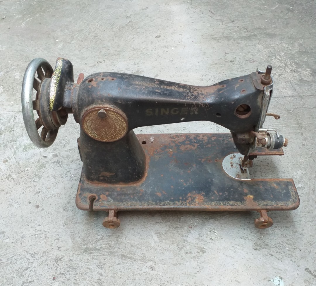 Antique Singer Sewing Machine Restore Repurpose Project Display Art ...