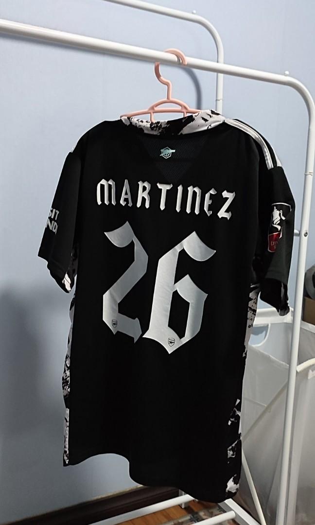 Arsenal Keeper FA Cup on Carousell