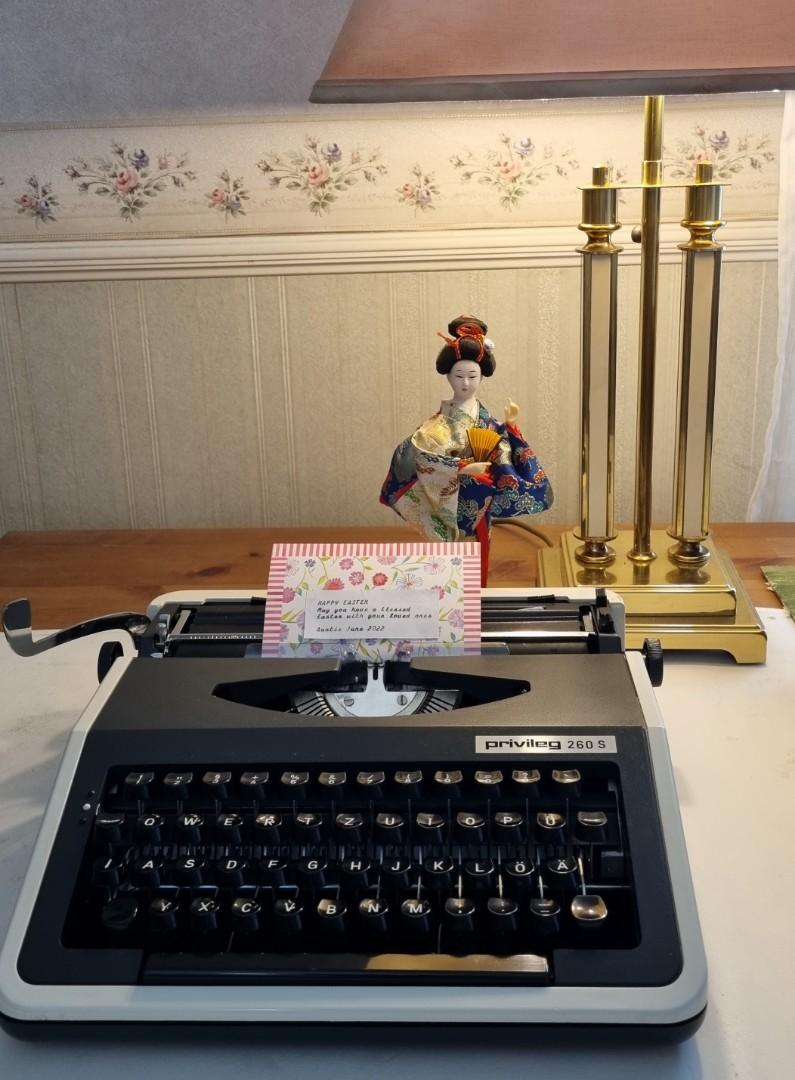 Cursive typewriter, Hobbies & Toys, Stationery & Craft, Craft Supplies ...