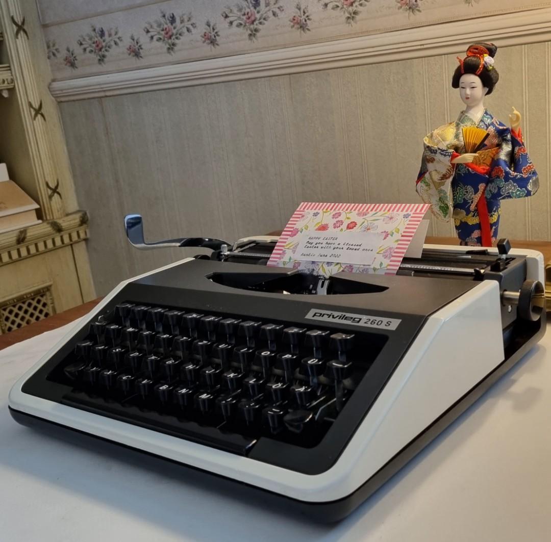 Cursive typewriter, Hobbies & Toys, Stationery & Craft, Craft Supplies ...