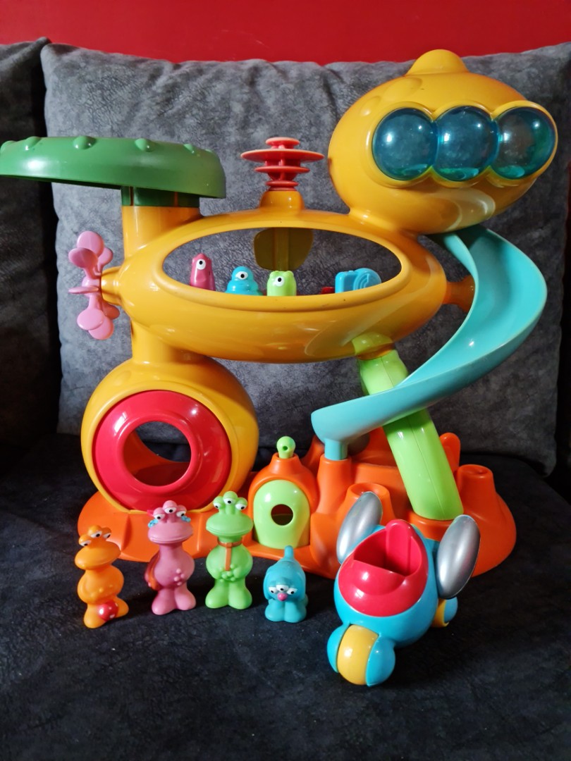 ELC Happyland alien space station toy, Hobbies & Toys, Toys & Games on ...