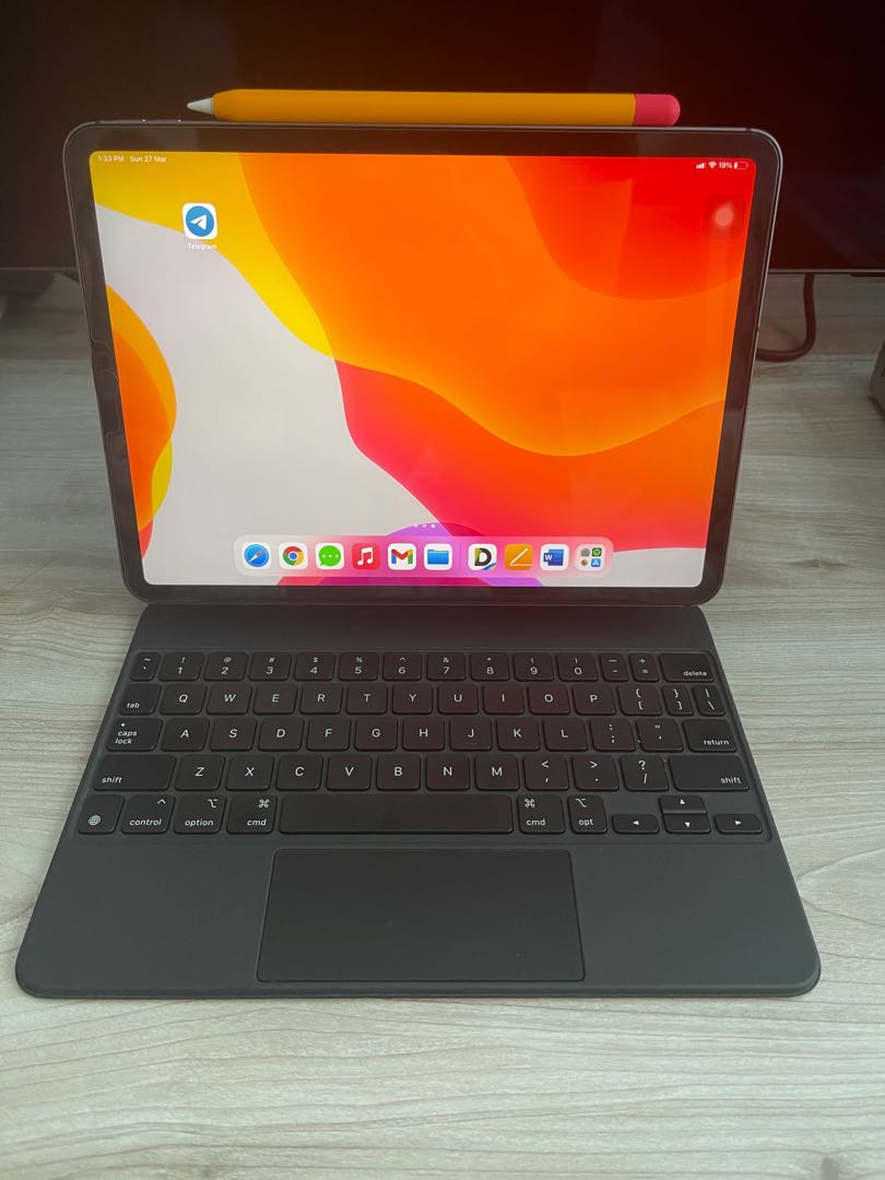 $1400 IPad Pro 2020 11” (WIFI + Cell) 256GB, Computers & Tech, Laptops ...