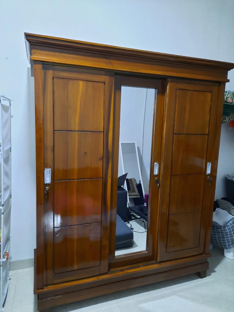 Lemari Kayu Jati Pintu Sliding 3, Perabotan Rumah di Carousell