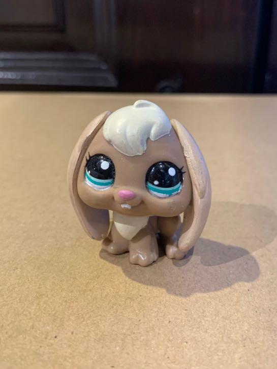 Littlest pet shop lps Garden Park set (comes with rabbit), Hobbies ...