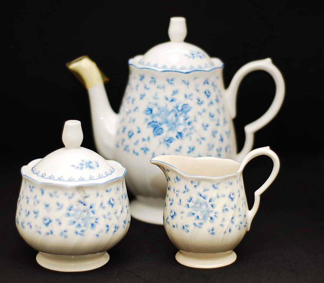 Nikko teapot set, Furniture & Home Living, Kitchenware & Tableware ...