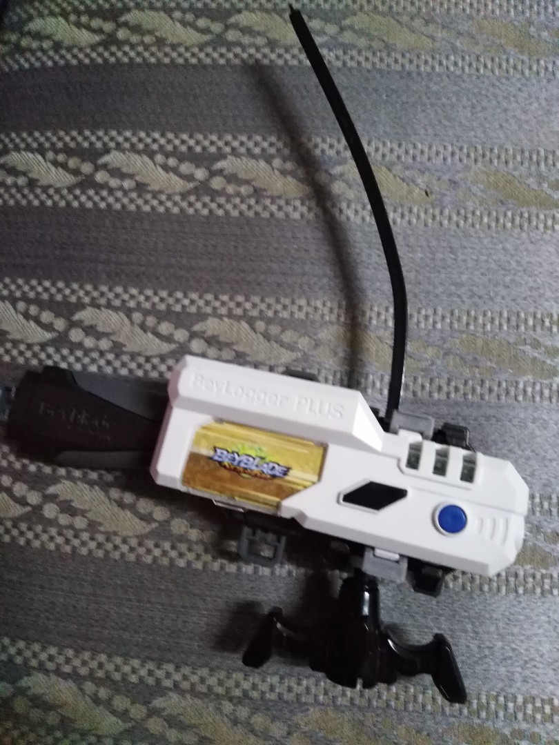 Offer Ori Japan tomy Beyblade launcher with beylogger plus set on Carousell