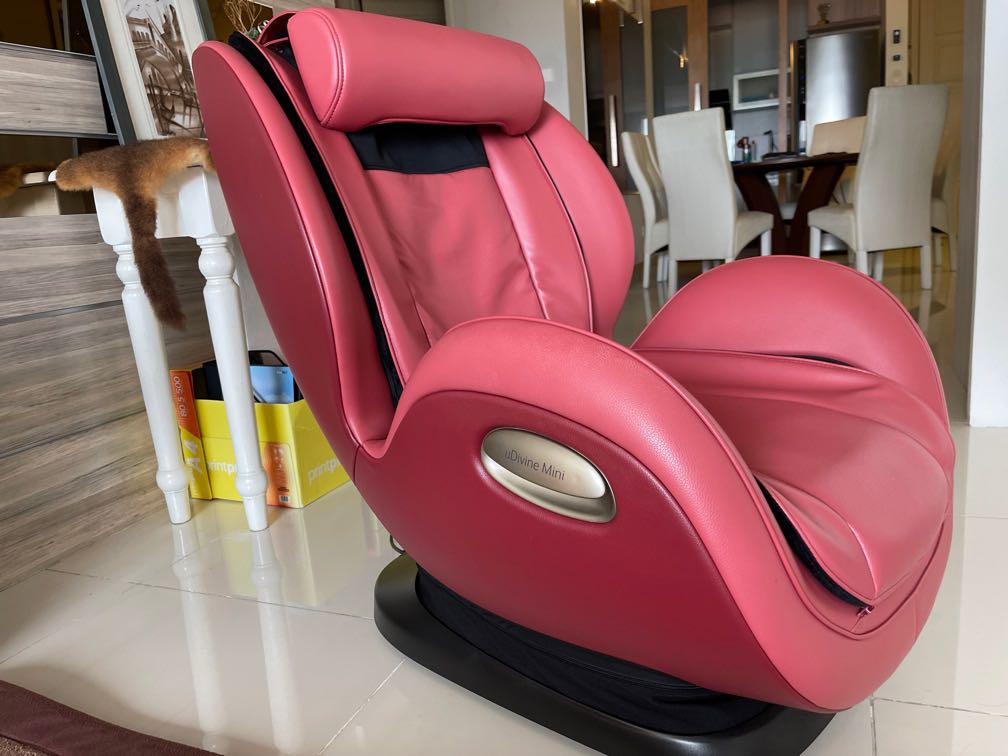 Osim Udivine mini, Furniture & Home Living, Furniture on Carousell