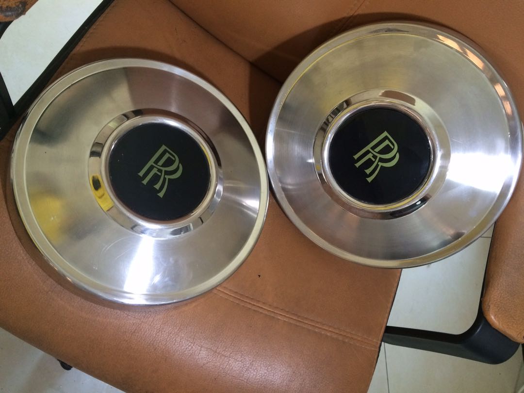Royce Rolls corniche Hub caps, Car Accessories, Accessories on Carousell