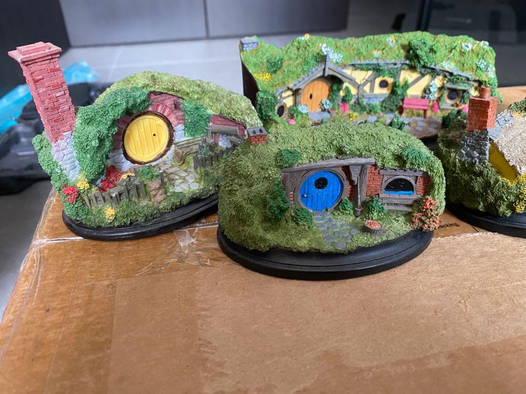 Set of 5 Hobbit Holes environment - Replica, Hobbies & Toys ...