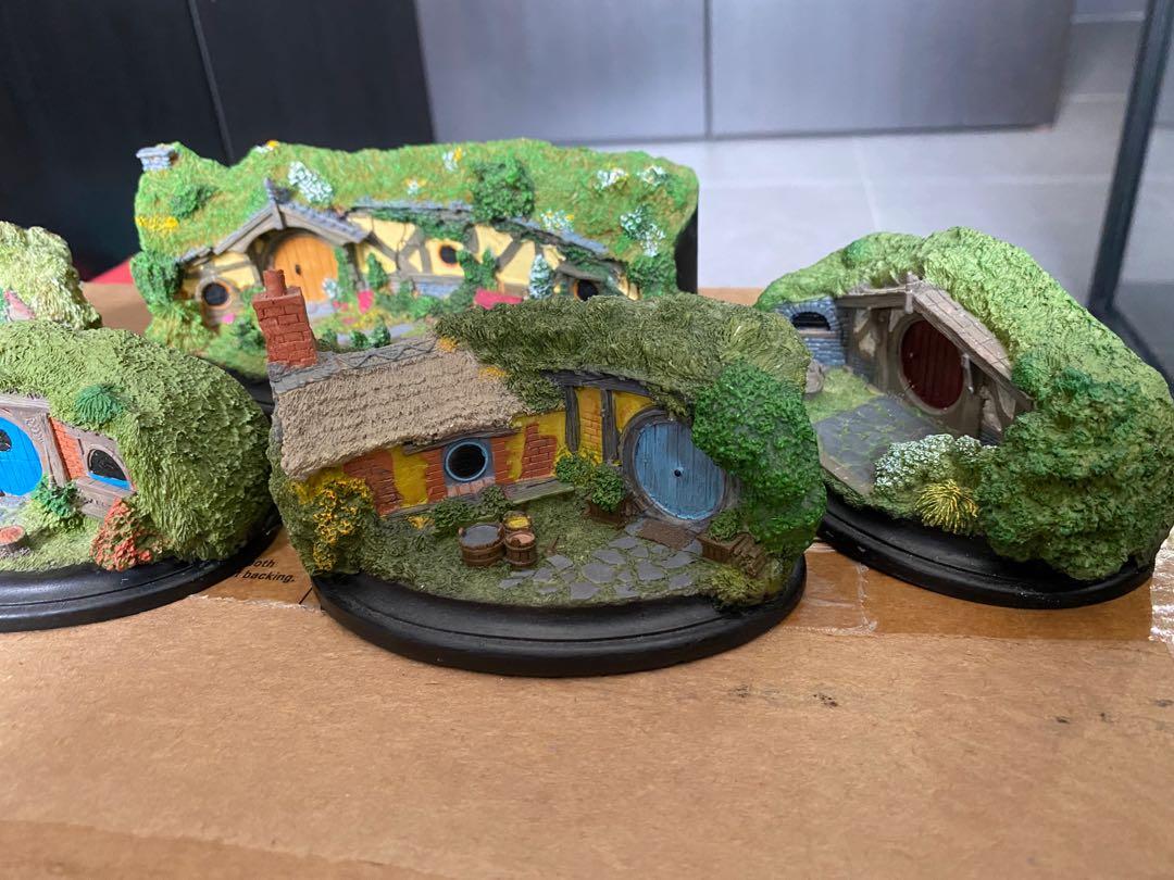 Set of 5 Hobbit Holes environment - Replica, Hobbies & Toys ...
