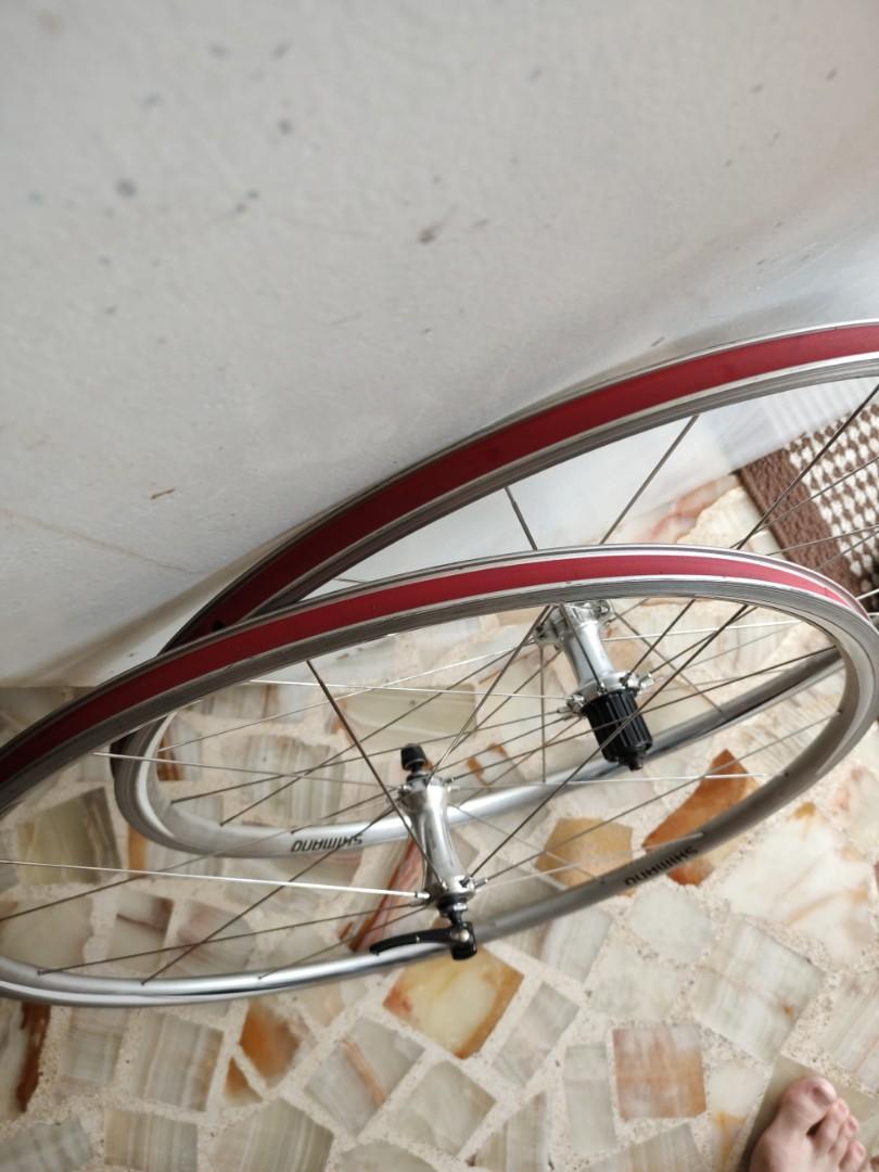 Shimano WH-R561 700c wheelset, Sports Equipment, Bicycles & Parts ...