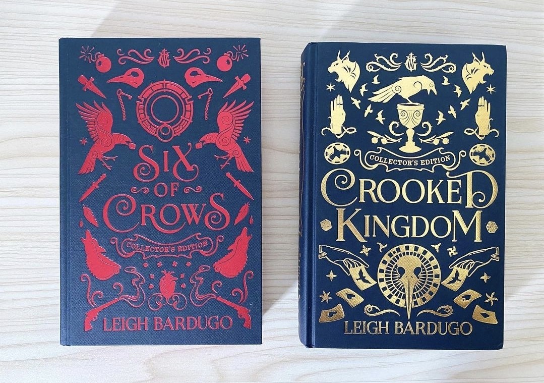 Six of Crows + Crooked Kingdom by Leigh Bardugo, Signed Collector's Edition Set, Hobbies & Toys ...