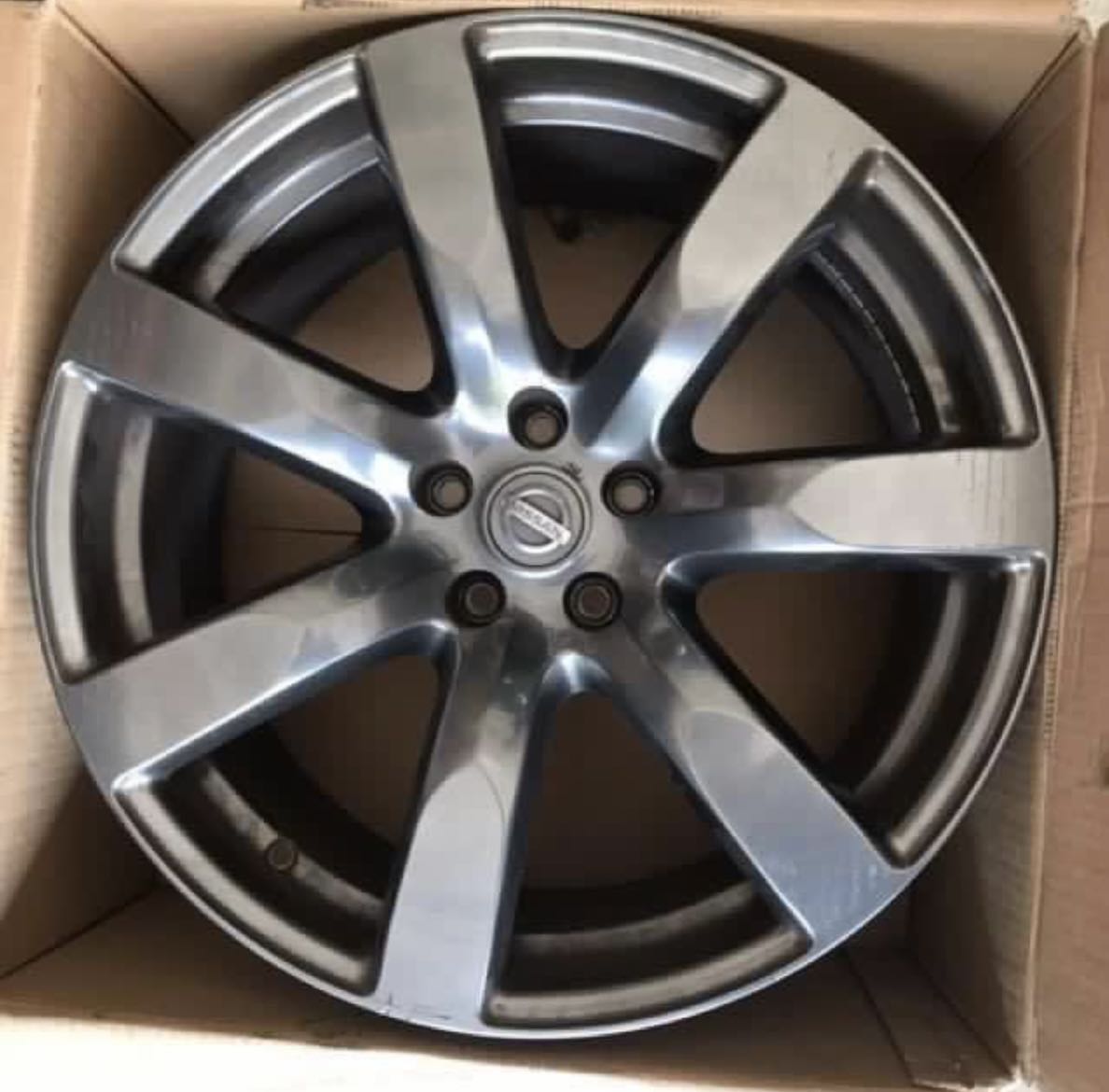 Used Original Nissan GT-R Rims, Car Accessories, Tyres & Rims on Carousell