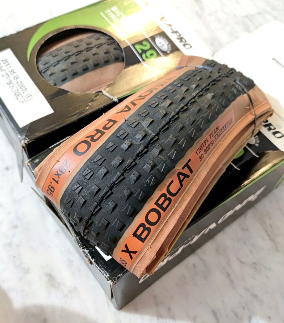 Innova Bobcat Pro 29x1.95 Ultra Light Tyre Tan Wall., Sports Equipment ...