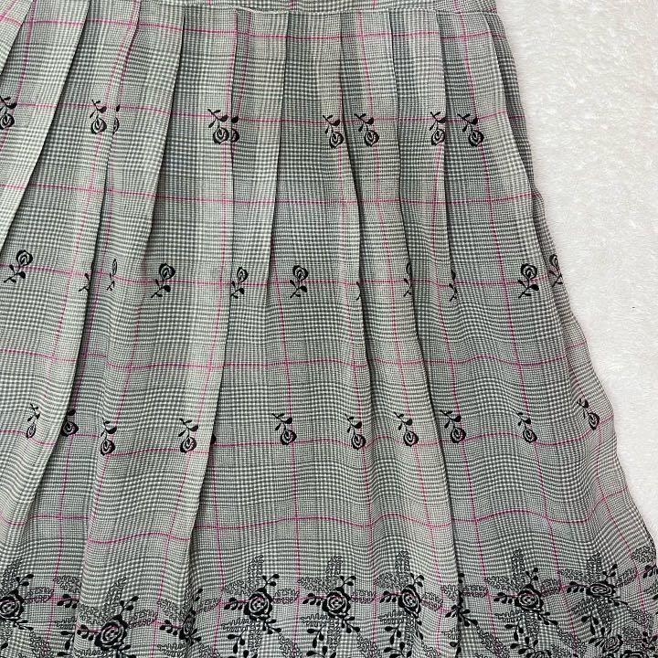 Plaid Roses Dress, Women's Fashion, Dresses & Sets on Carousell