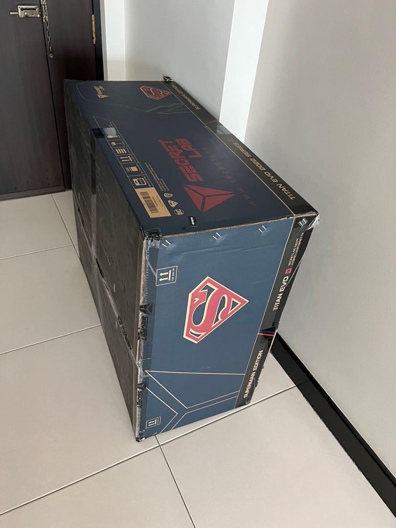 Secretlab Titan Evo 2022 Superman, Furniture & Home Living, Furniture ...