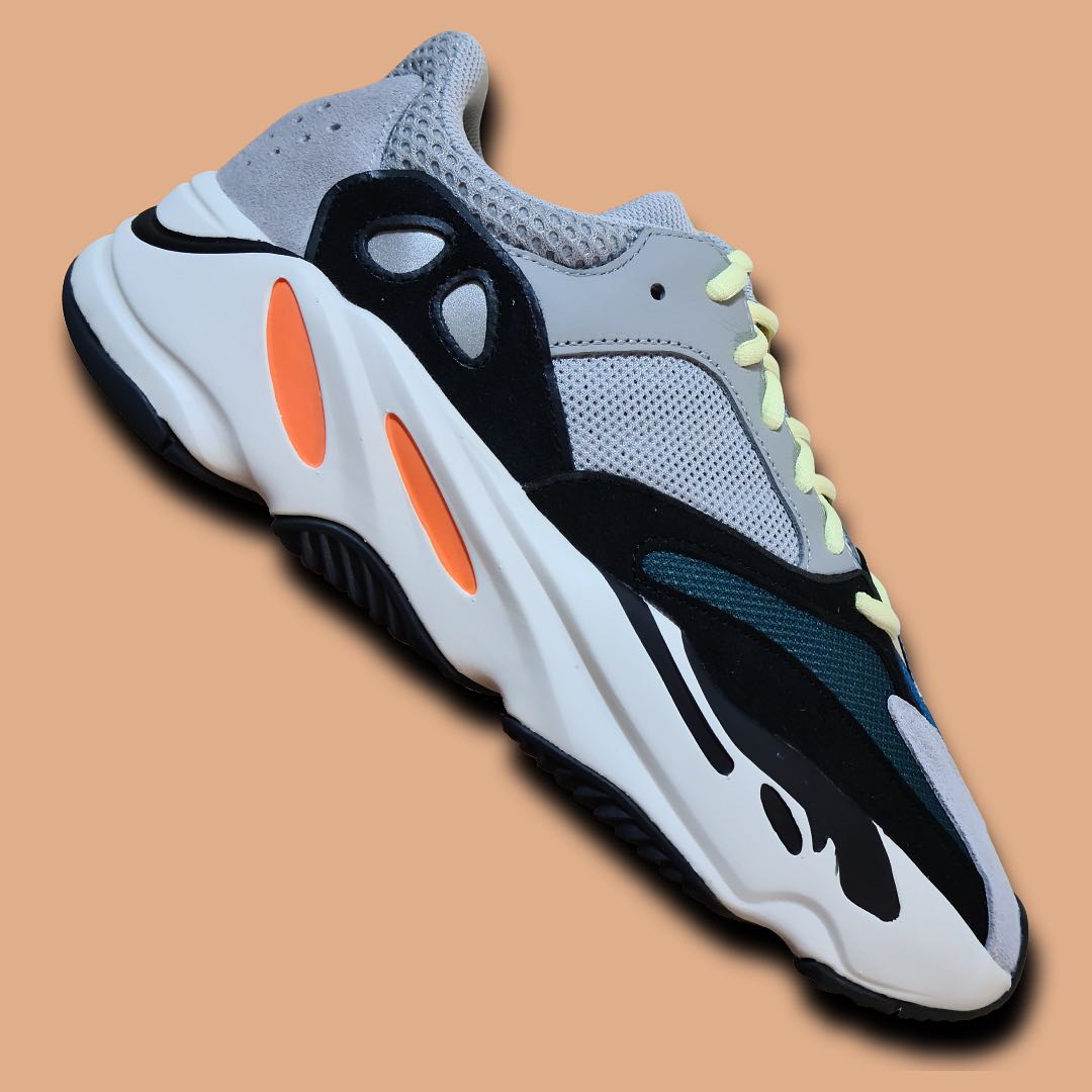 Yeezy 700 Wave Runners, Men's Fashion, Footwear, Sneakers on Carousell