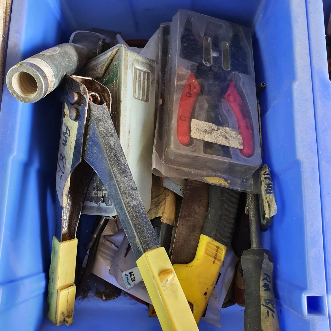 chisel monkey plier cutter screw driver snips flowercutter, Furniture ...