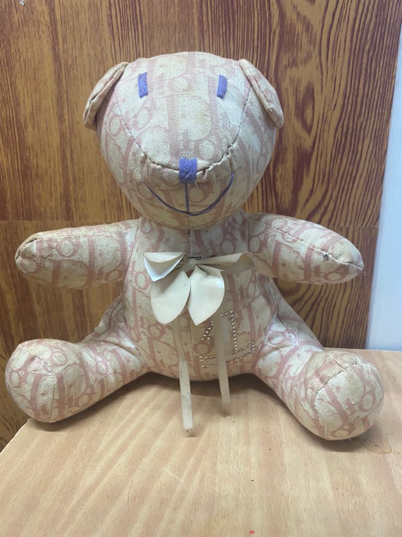 Christian dior bear plush (AUTHENTICITY NOT GUARANTEE), Hobbies & Toys ...