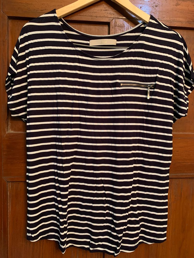 CLN TOP, Women's Fashion, Tops, Blouses on Carousell